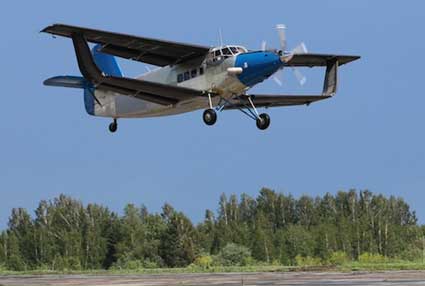 Giant Russian AN-2 biplane upgraded to 'strutless' : : FLYER