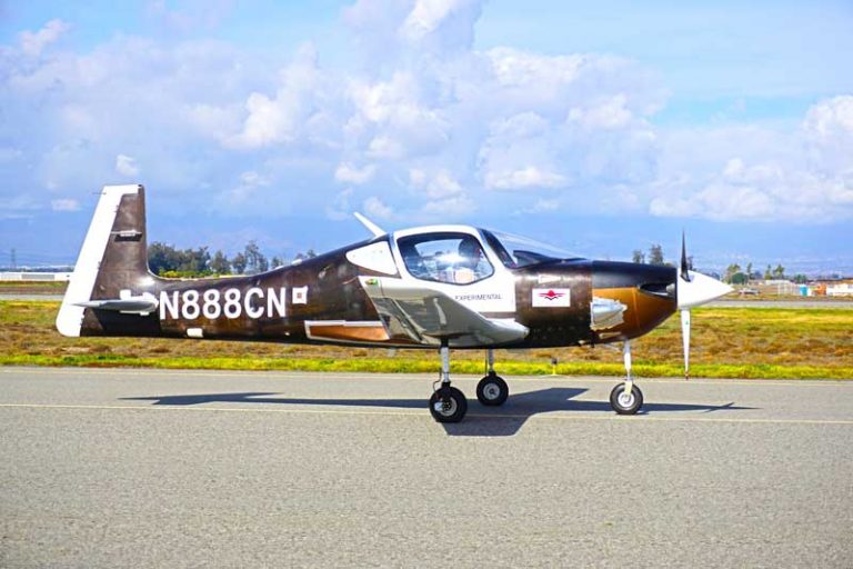 Mooney M10 makes maiden flight : : FLYER