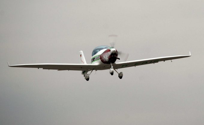 Rotax's new 915iS engine makes maiden flight : : FLYER