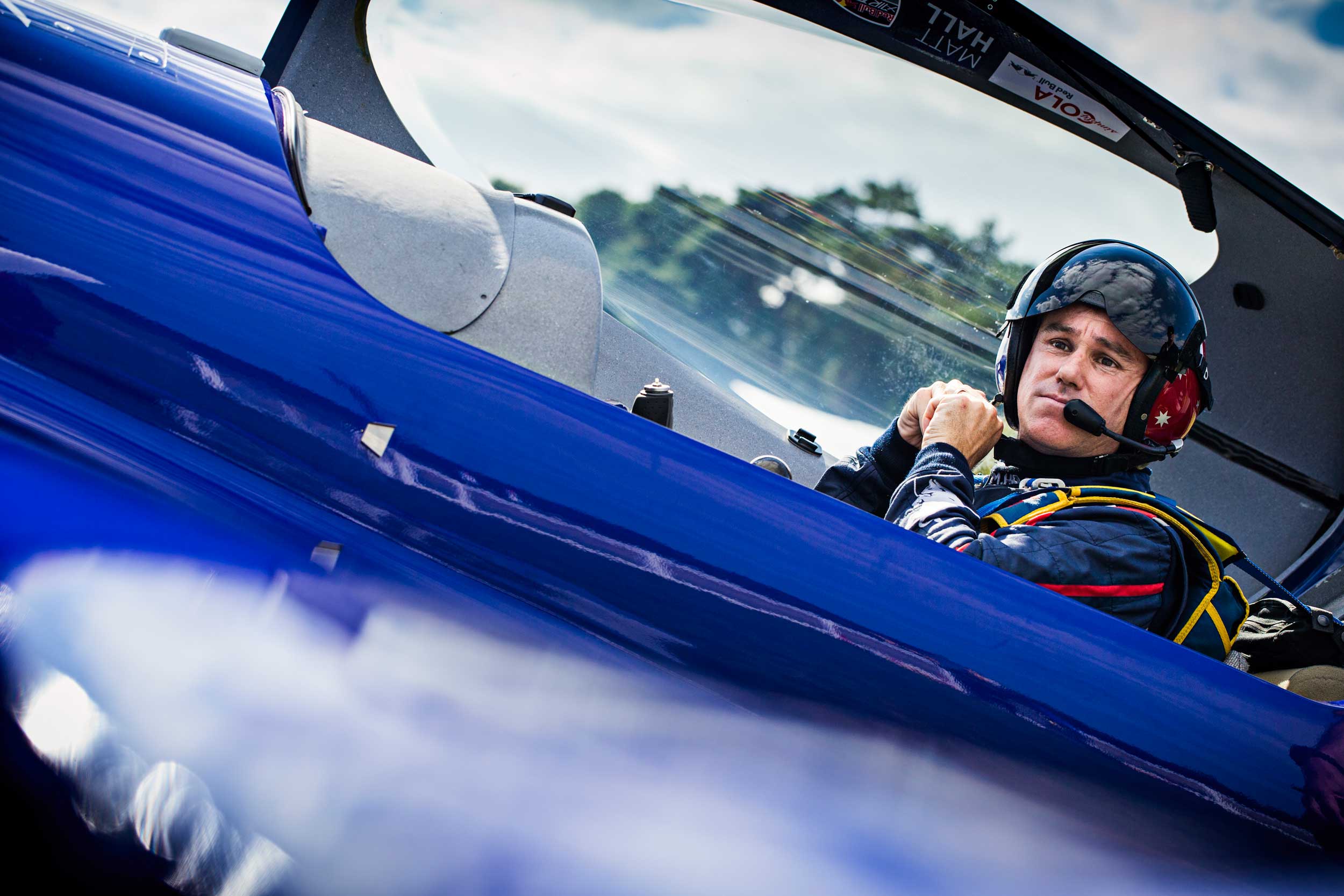Hall breaks Dolderer's Red Bull winning streak : : FLYER