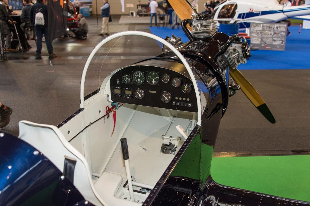 Single-seat TechPro Sportster for UK? : : FLYER