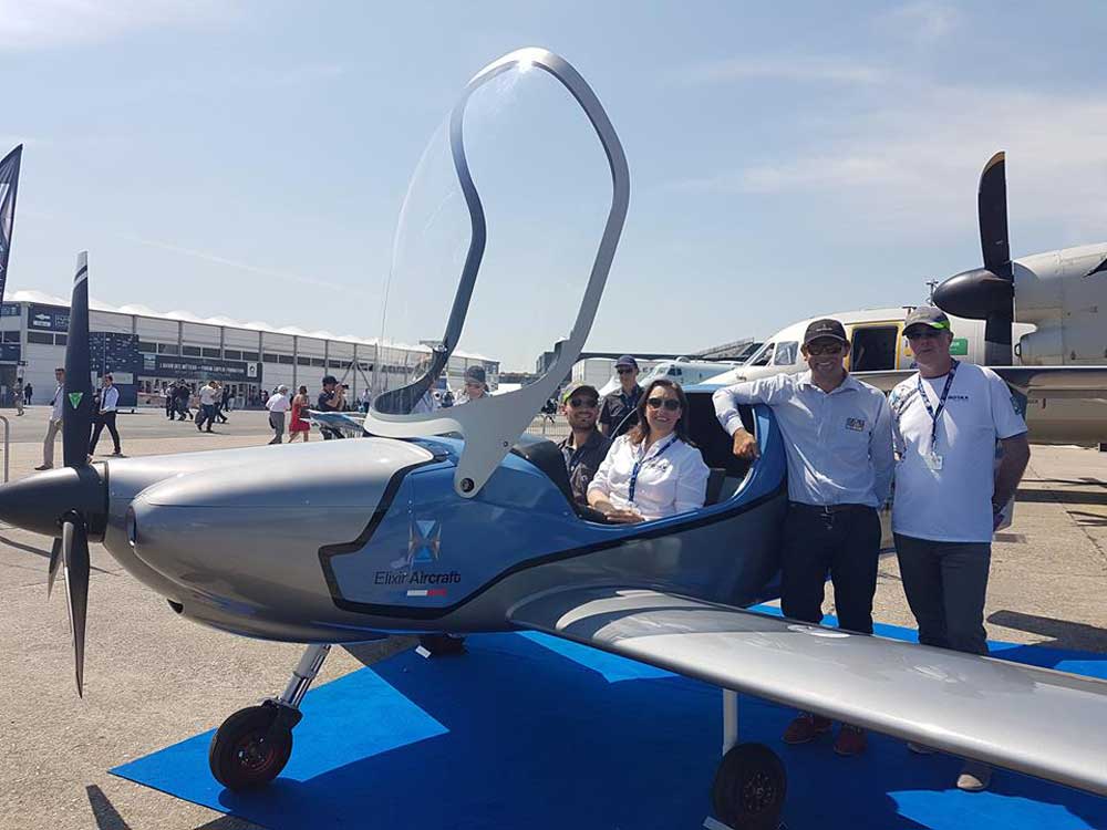 Elixir shows complete new aircraft in Paris : : FLYER