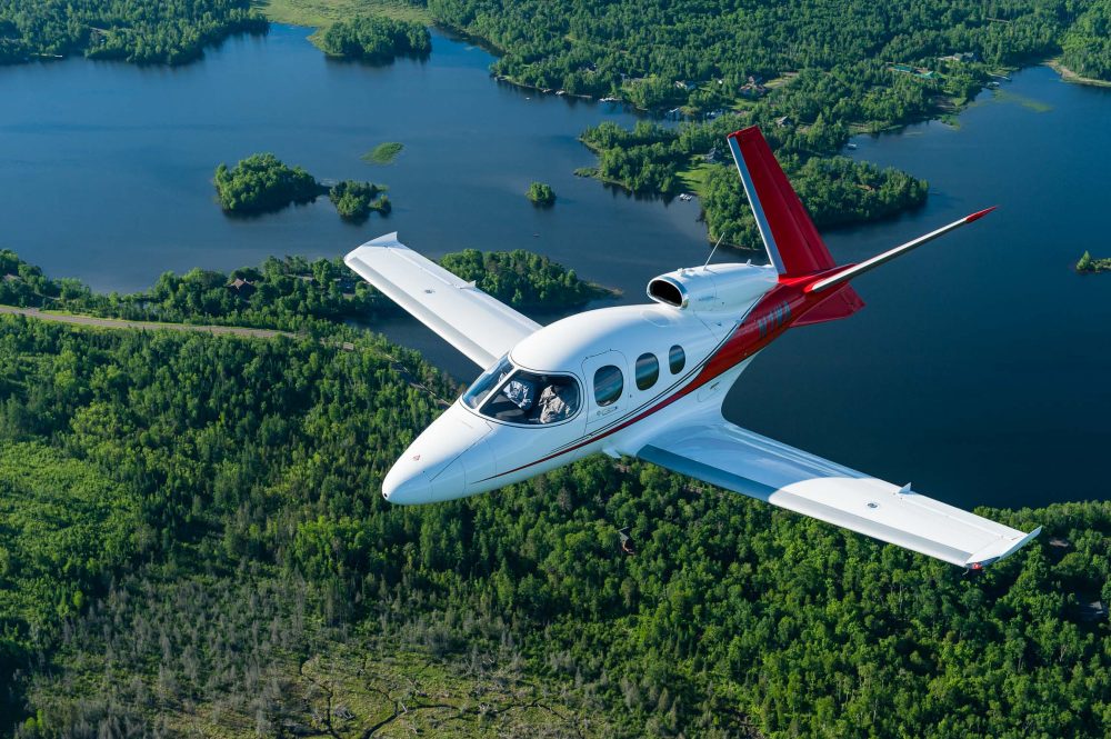 Vision Jet flight test - behind the scenes : : FLYER