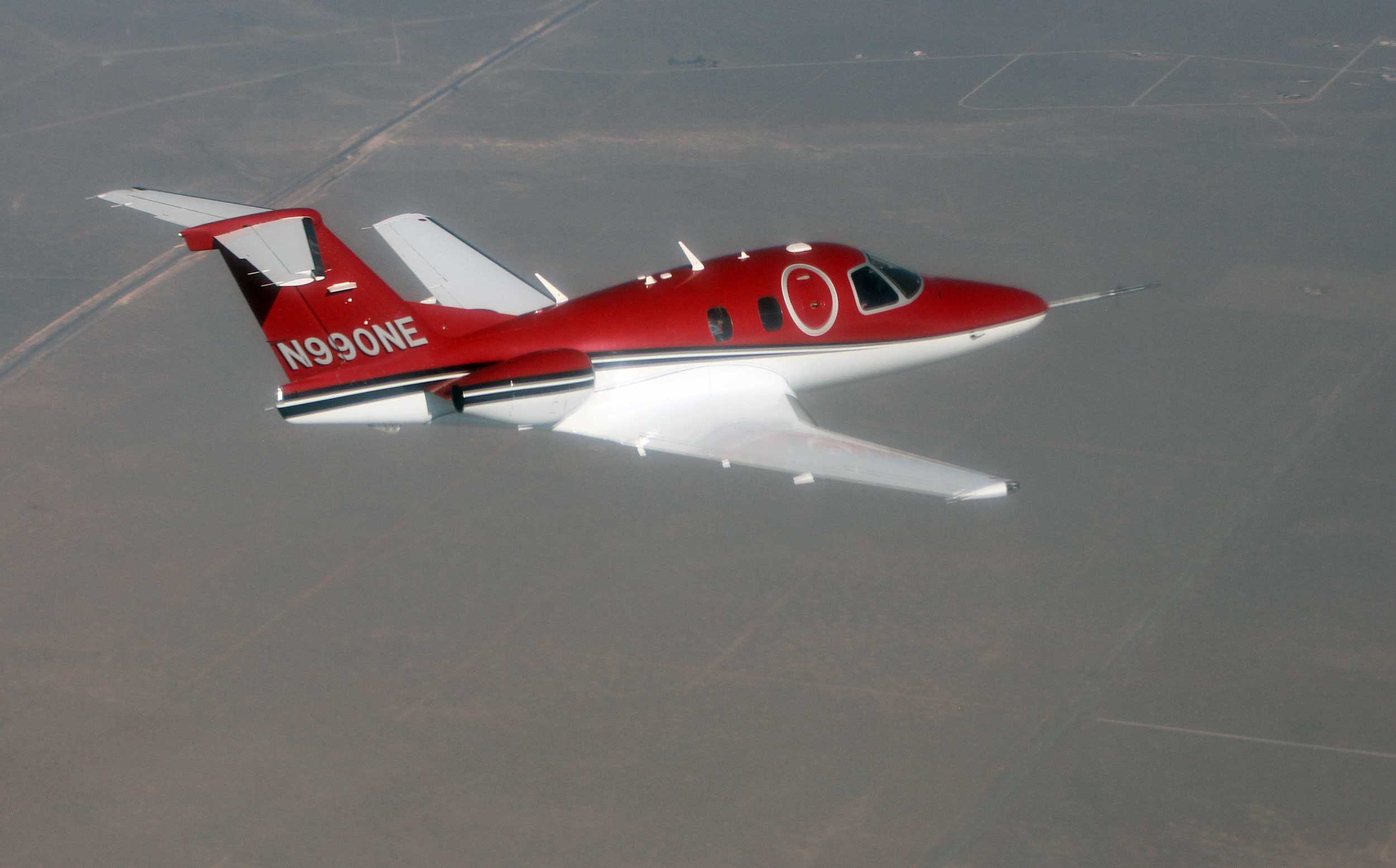 First flight for Eclipse Project Canada : : FLYER