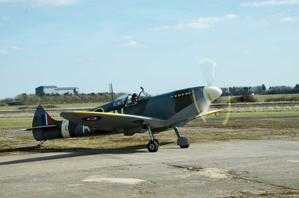 The AceSquadron scrambles at Enstone Airfield : : FLYER
