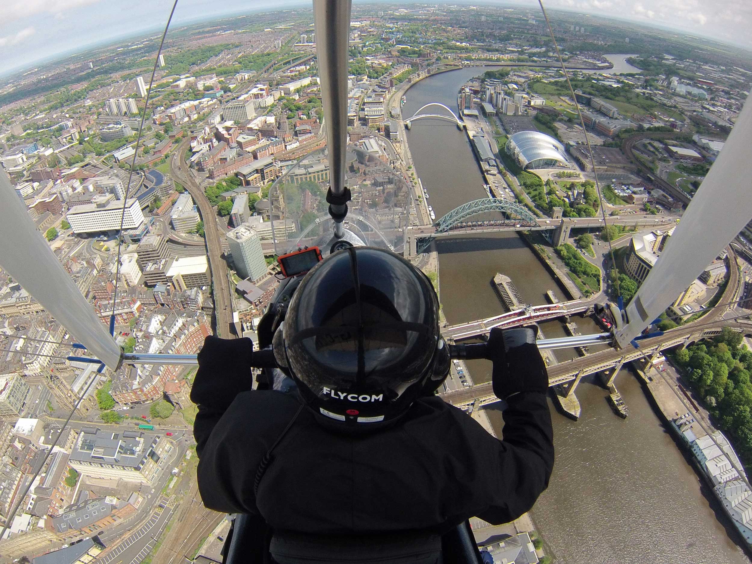 Record 100 microlights to Fly The Tyne : : FLYER