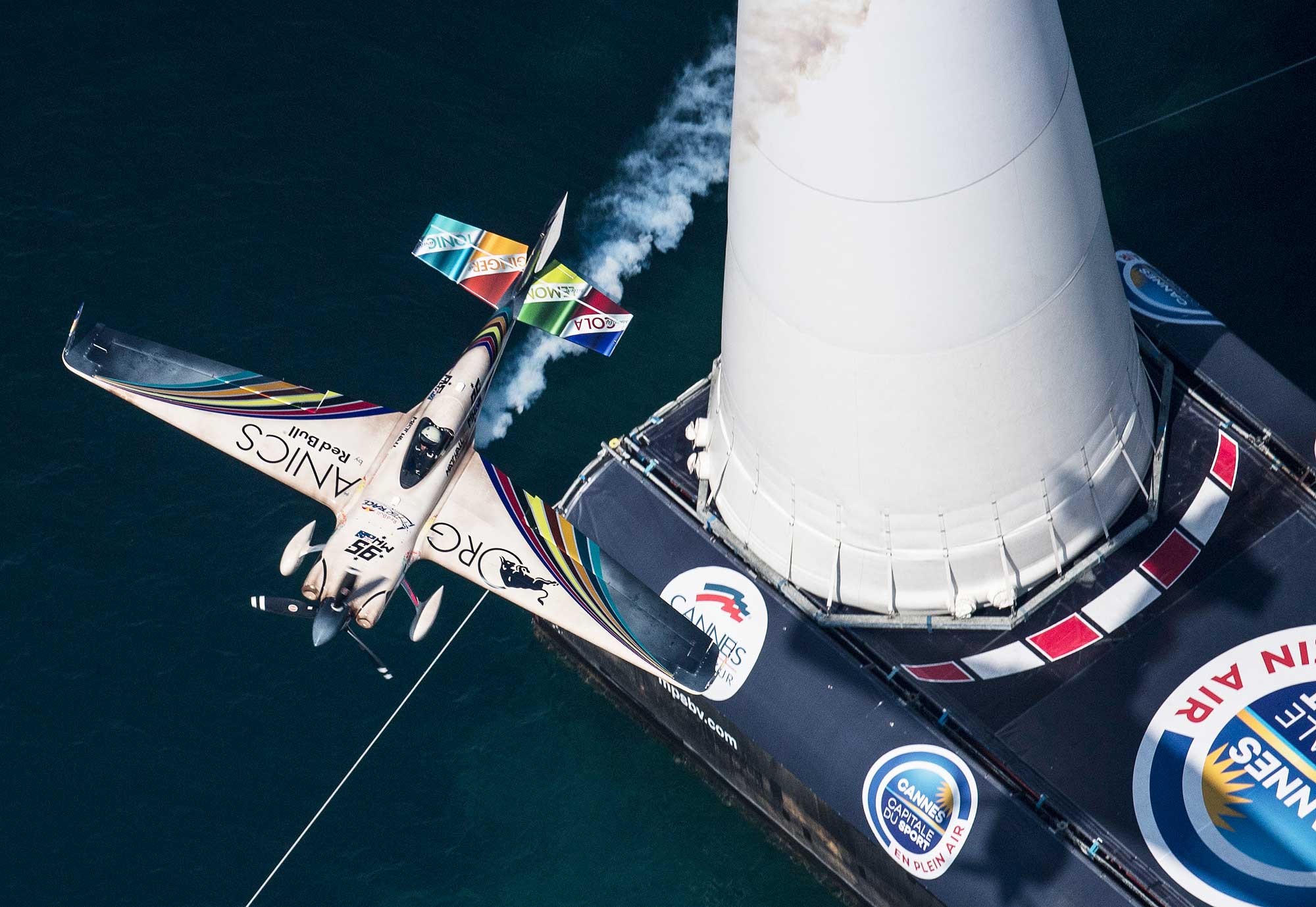 Hall conquers new aircraft for Red Bull win : : FLYER