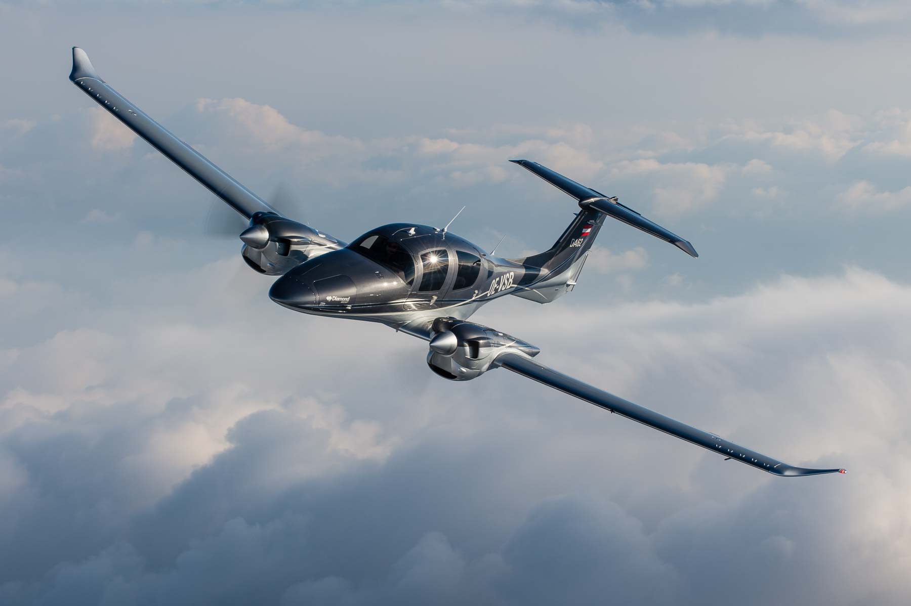 Gemstone Aviation is the new UK and Ireland Diamond agent : : FLYER