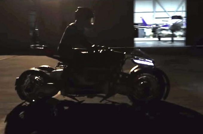 French inventor teases jet-powered flying motorcycle : : FLYER