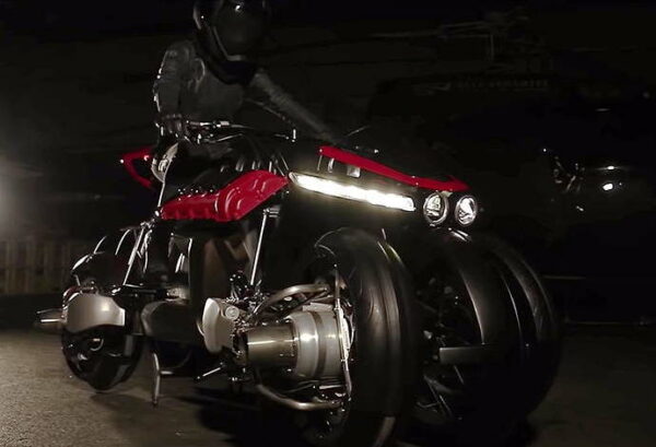 French inventor teases jet-powered flying motorcycle : : FLYER