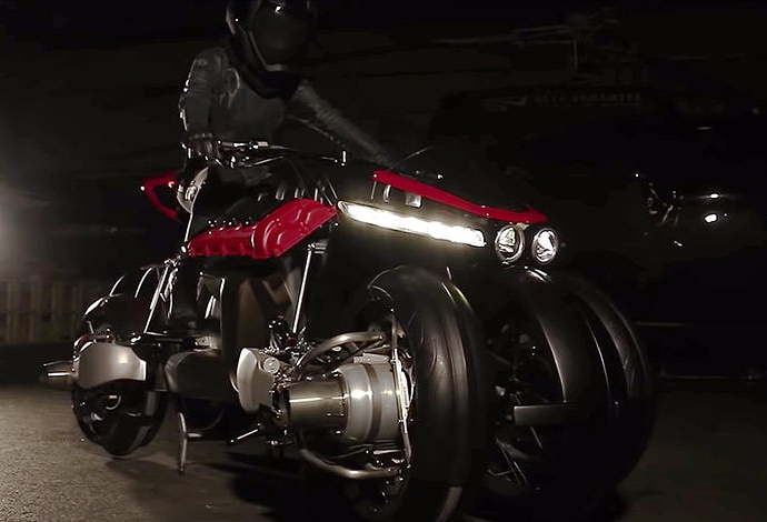 French inventor teases jet-powered flying motorcycle : : FLYER