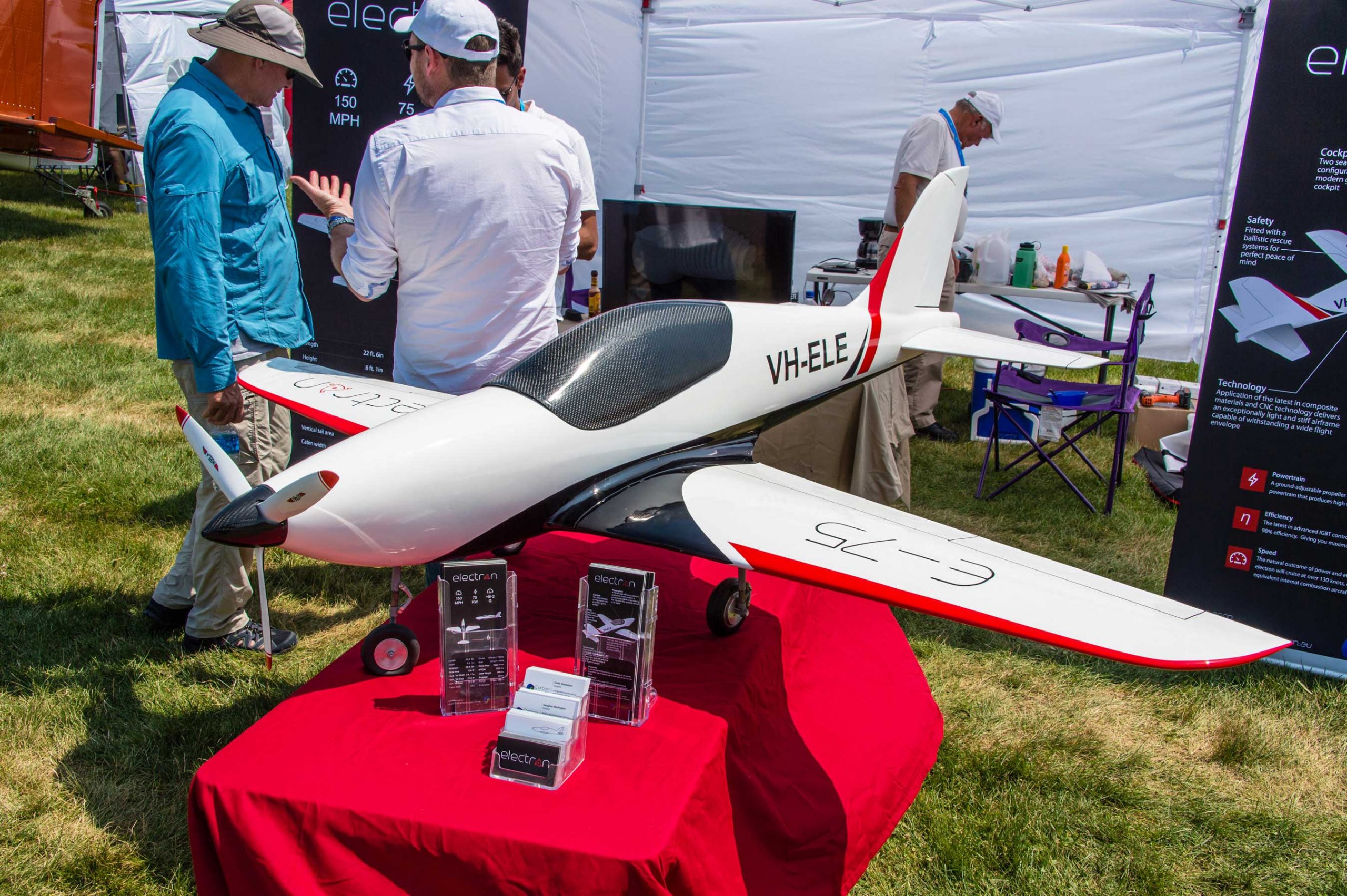 Electric power kitplane under development : : FLYER