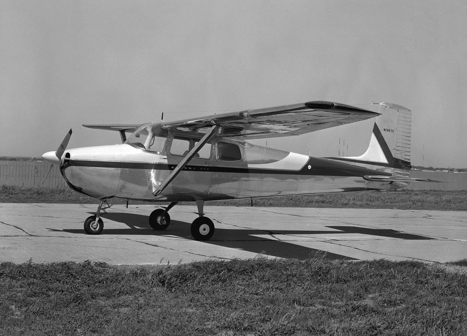 Cessna 172 Skyhawk celebrates 65 years : : FLYER