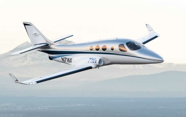 Stratos shows new 716X single-engine jet : : FLYER