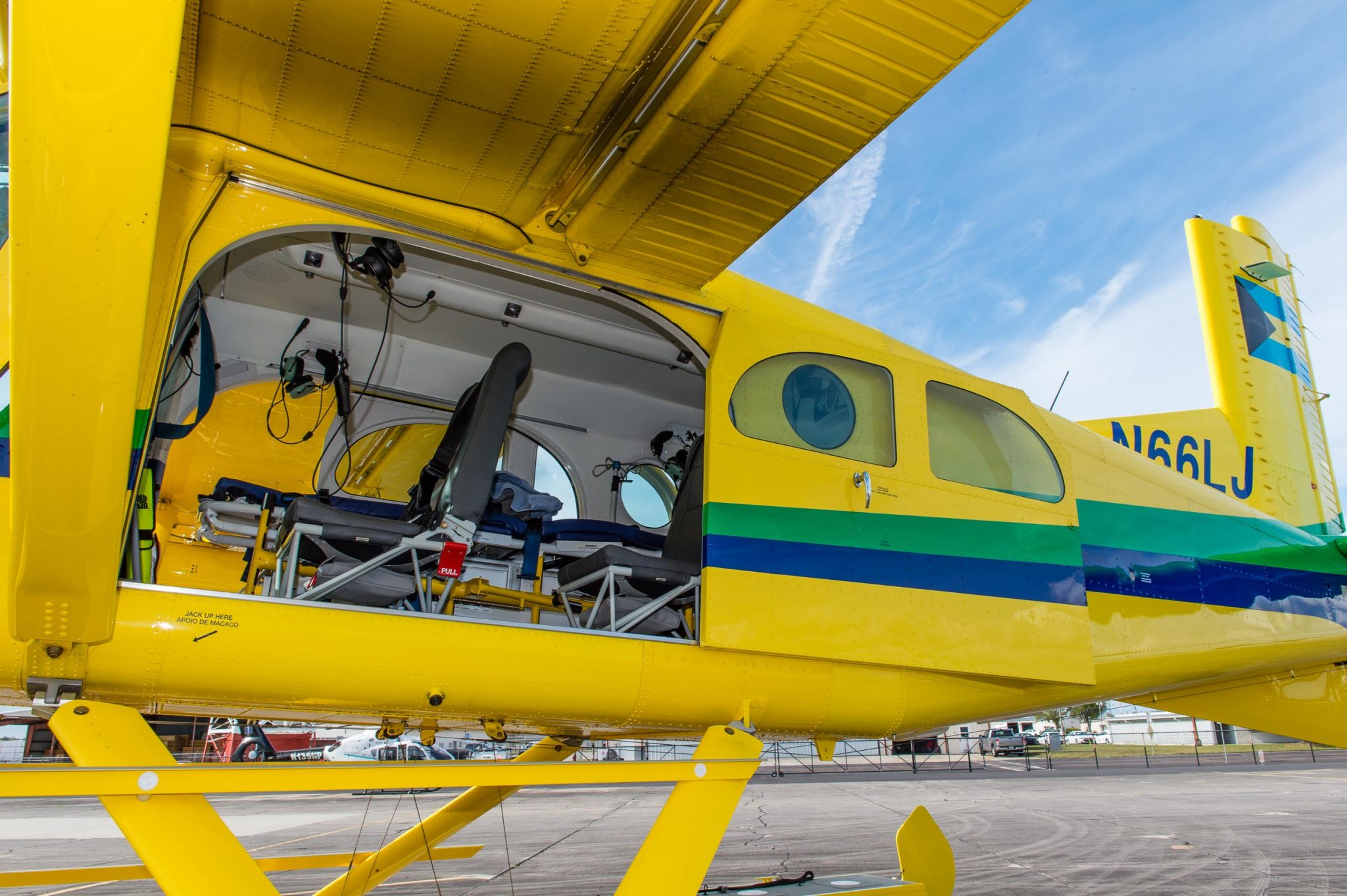 Pilatus PC-6 Turbo Porter : : FLYER