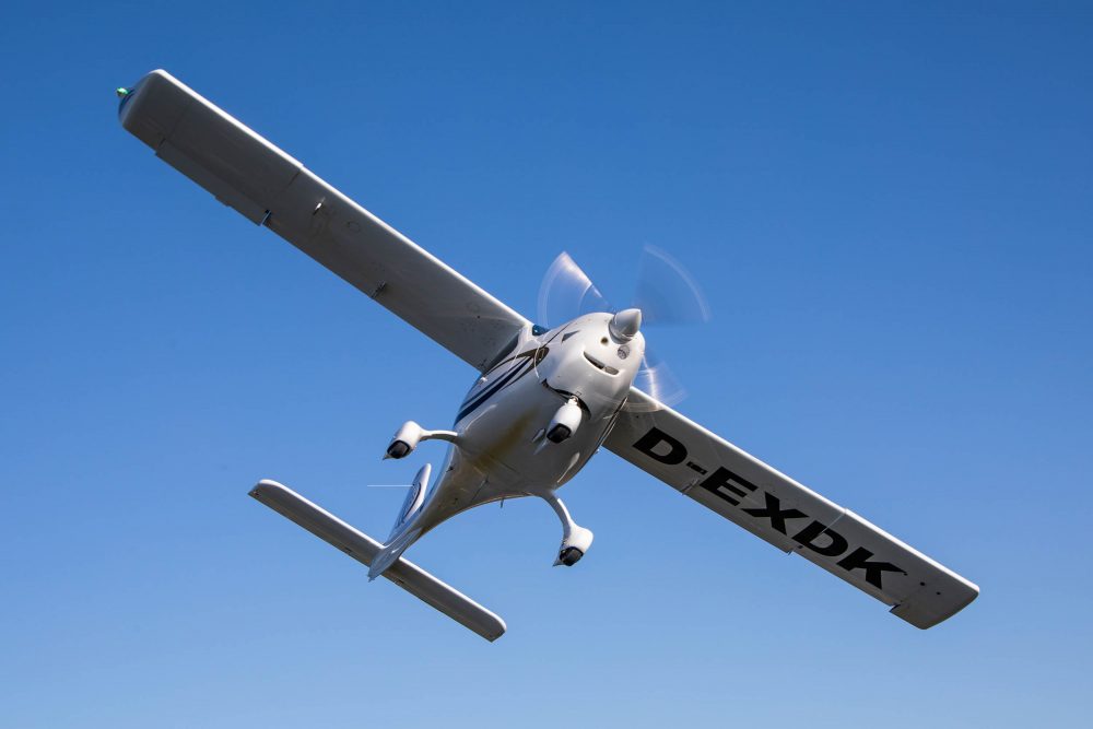 Flight Design F2 - April 2022 : : FLYER