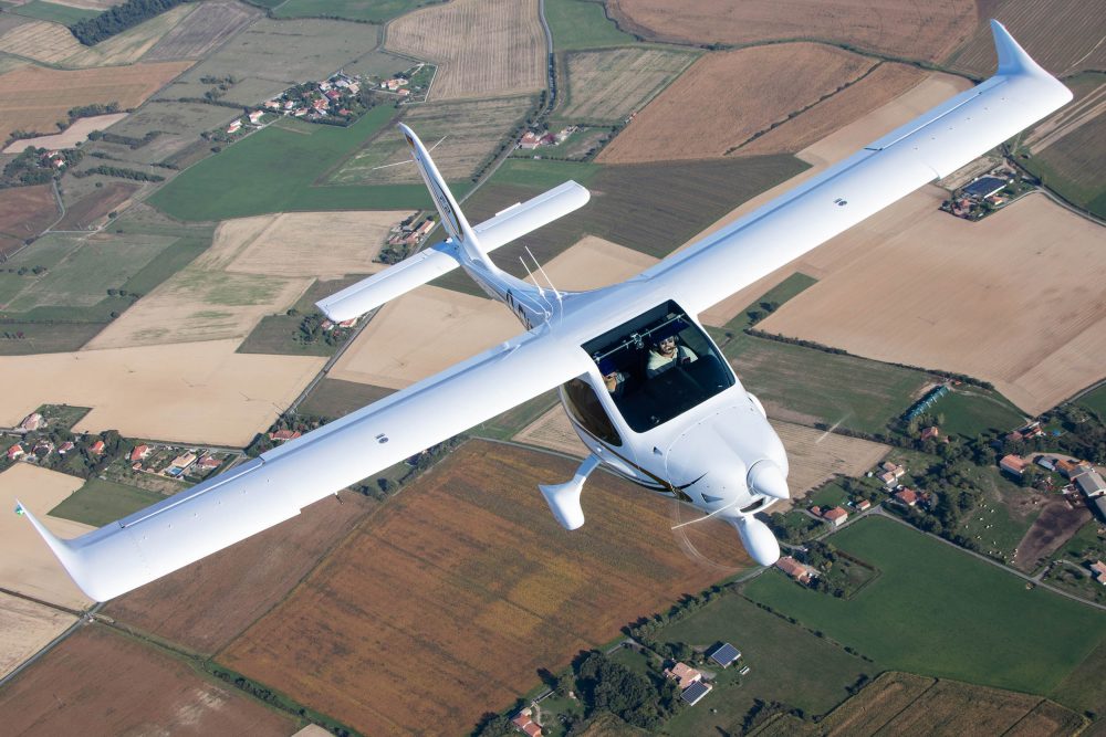 Flight Design F2 - April 2022 : : FLYER