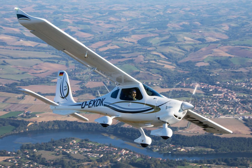 Flight Design F2 - April 2022 : : FLYER