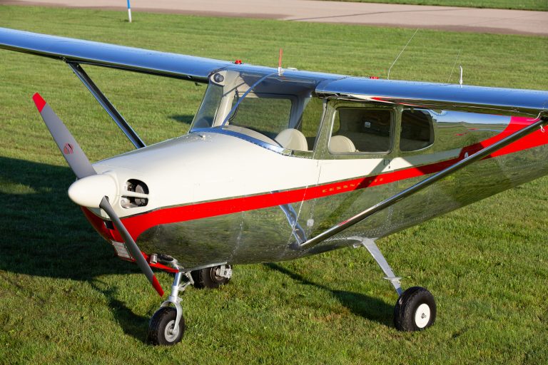 Cessna C172 Restoration - August 2020 : : FLYER