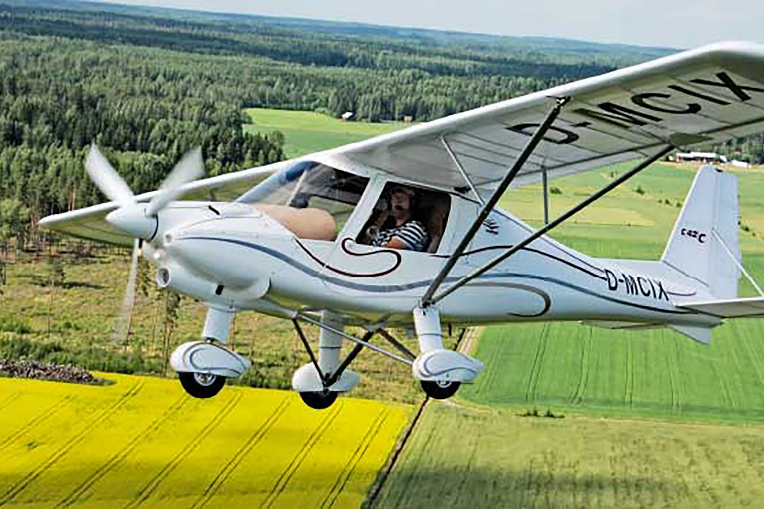 600kg Microlights : : FLYER