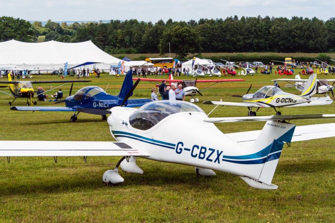 600kg Microlights : : FLYER