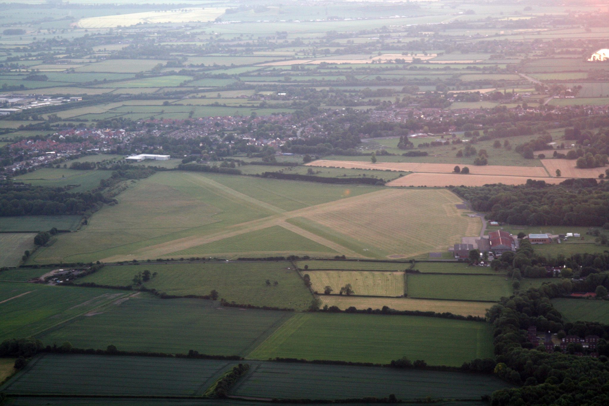 Gyrocopter flies UK wartime radar sites : : FLYER
