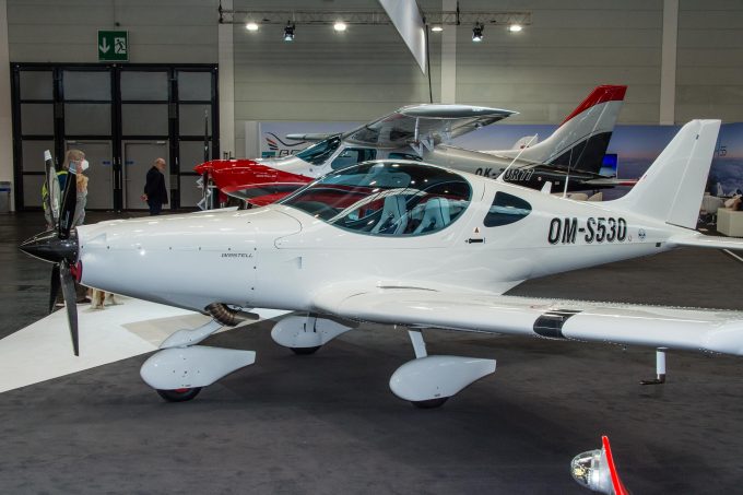 Turbine, piston and electric power for Bristell's B23 : : FLYER