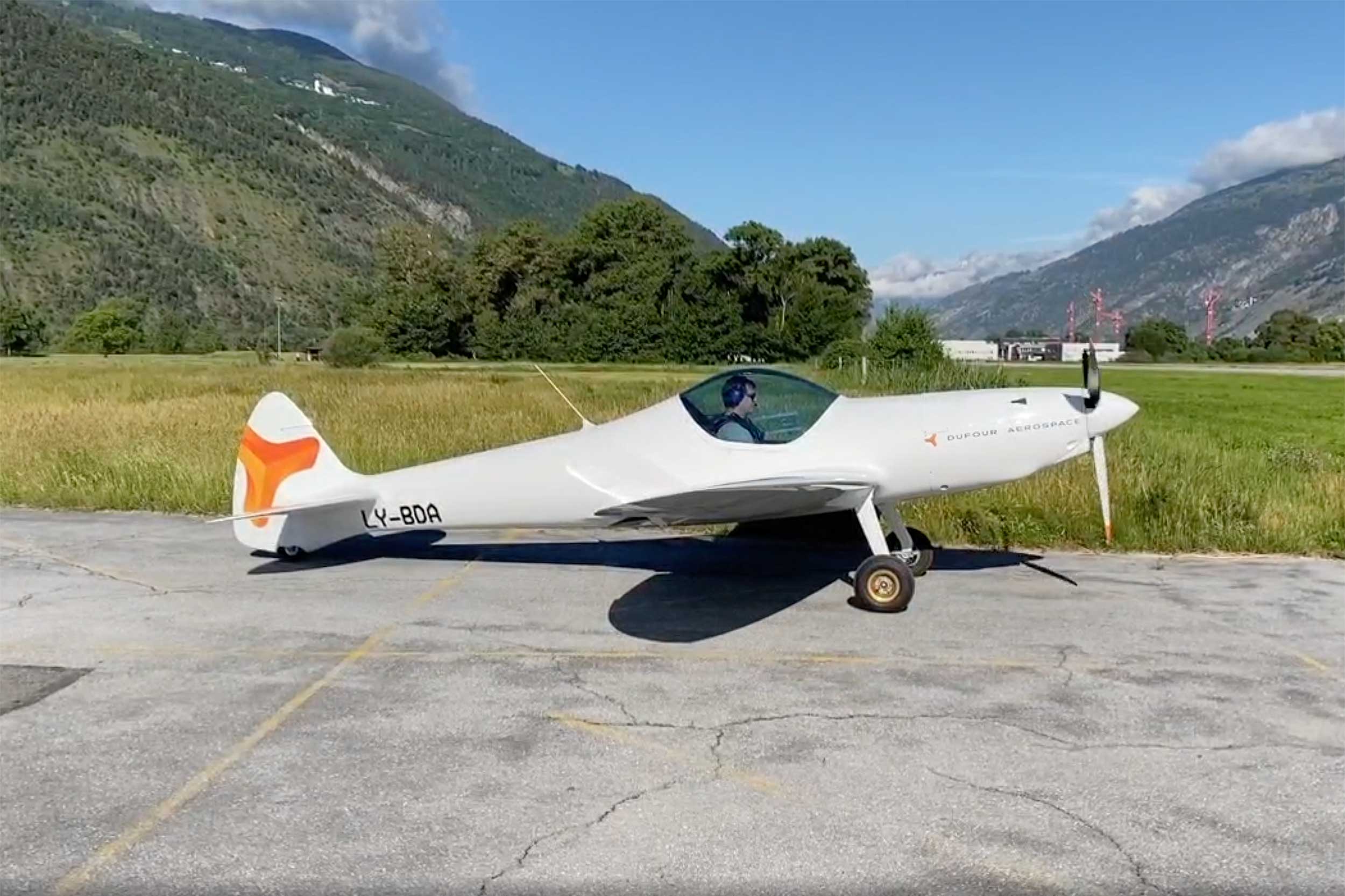 Dufour flies upgraded electric Twister on way to tilt-wing eVTOLs : : FLYER