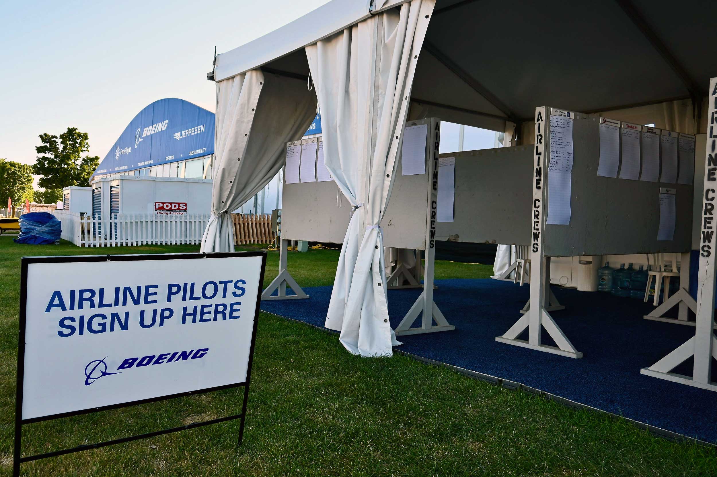 More pilots please, says latest Boeing forecast : : FLYER