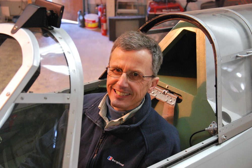 Somerset pilots create amazing Queen portrait in the air : : FLYER