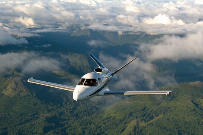 First CAPS 'pull' for Cirrus Vision Jet saves three : : FLYER