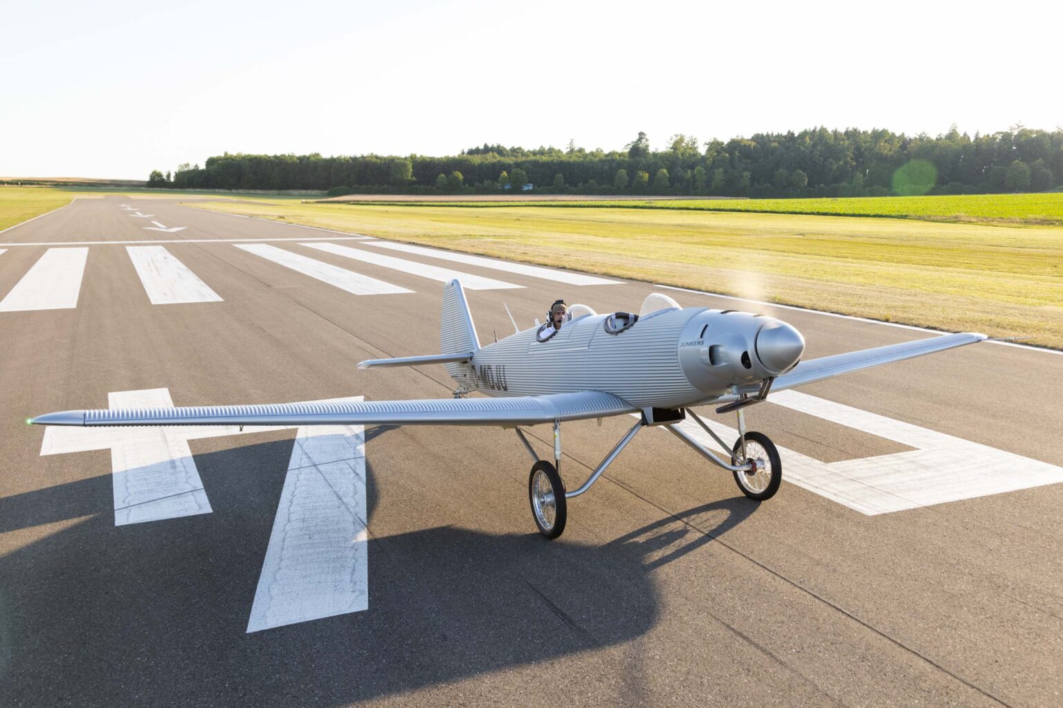 Junkers A50: The Time Machine : : FLYER