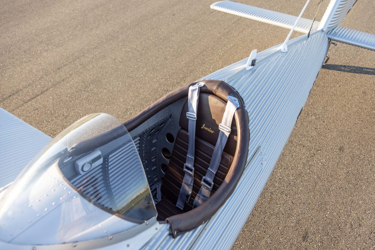 Junkers A50: The Time Machine : : FLYER