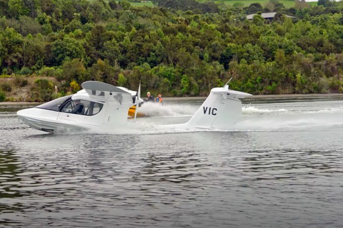 Vickers Wave completes first water tests : : FLYER