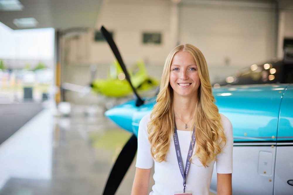 Jenna jets into record books – at 23! : : FLYER