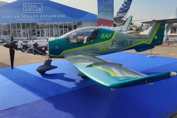 Elixir Aircraft unveils prototype running on biofuel or hydrogen : : FLYER