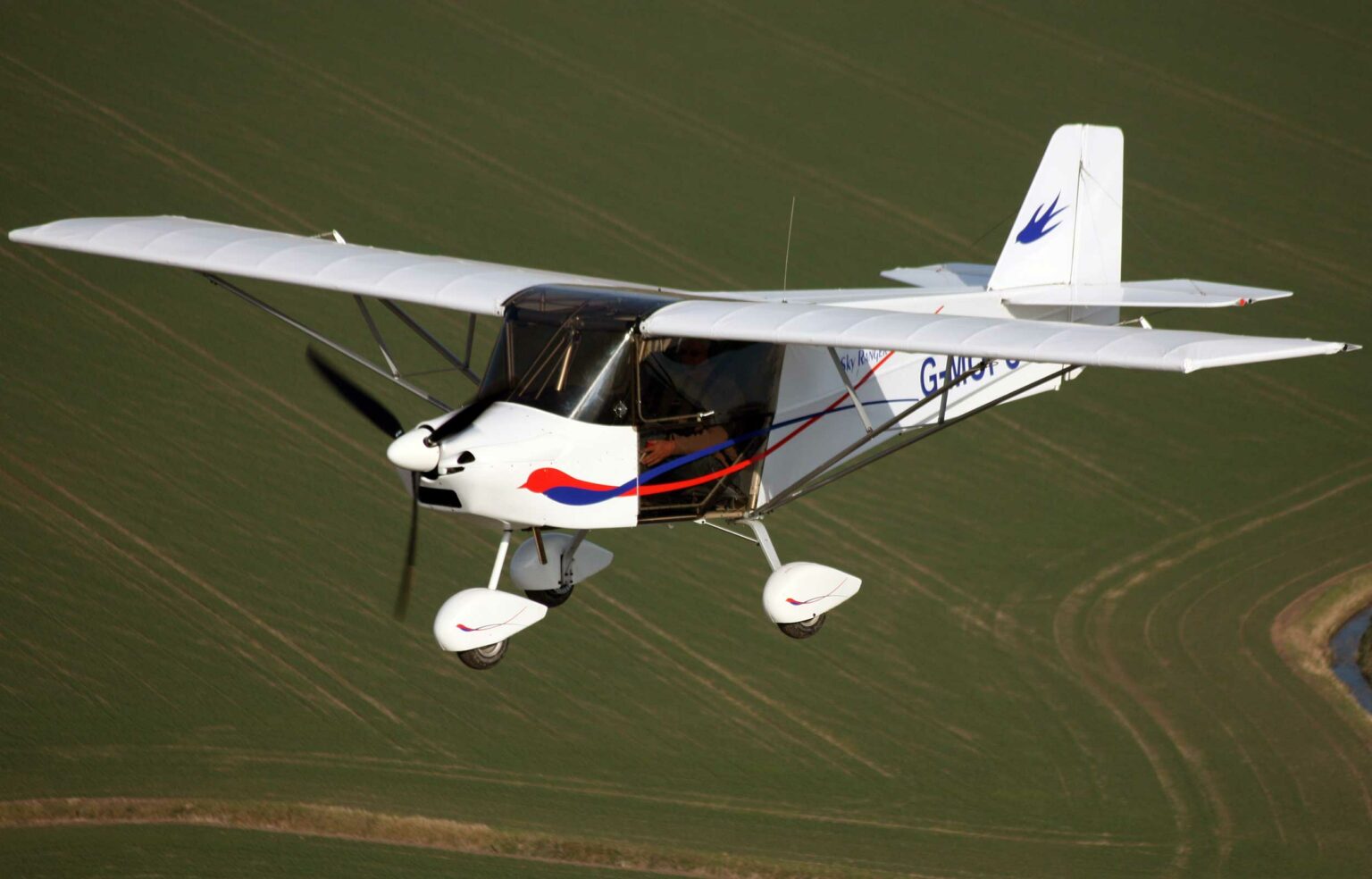 Learn to fly: How much does a microlight pilot licence cost? : : FLYER