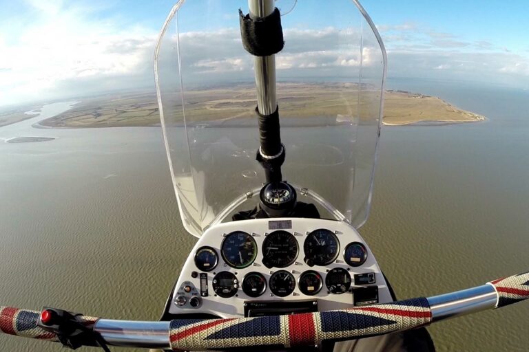 Learn to fly: How much does a microlight pilot licence cost? : : FLYER