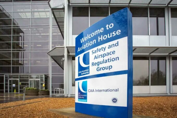 CAA 'asleep at the wheel' as flight schools go bust : : FLYER