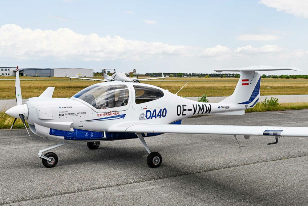 First flight for Diamond’s all-electric DA40 : : FLYER