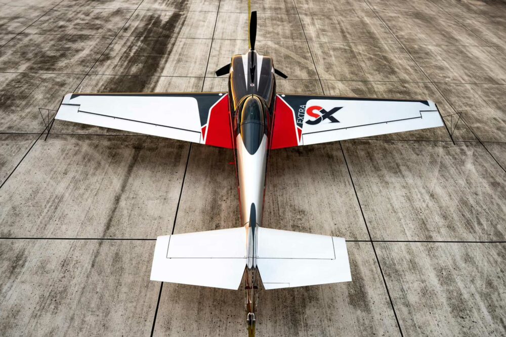 Extra shows off new 330SX aerobatic star : : FLYER