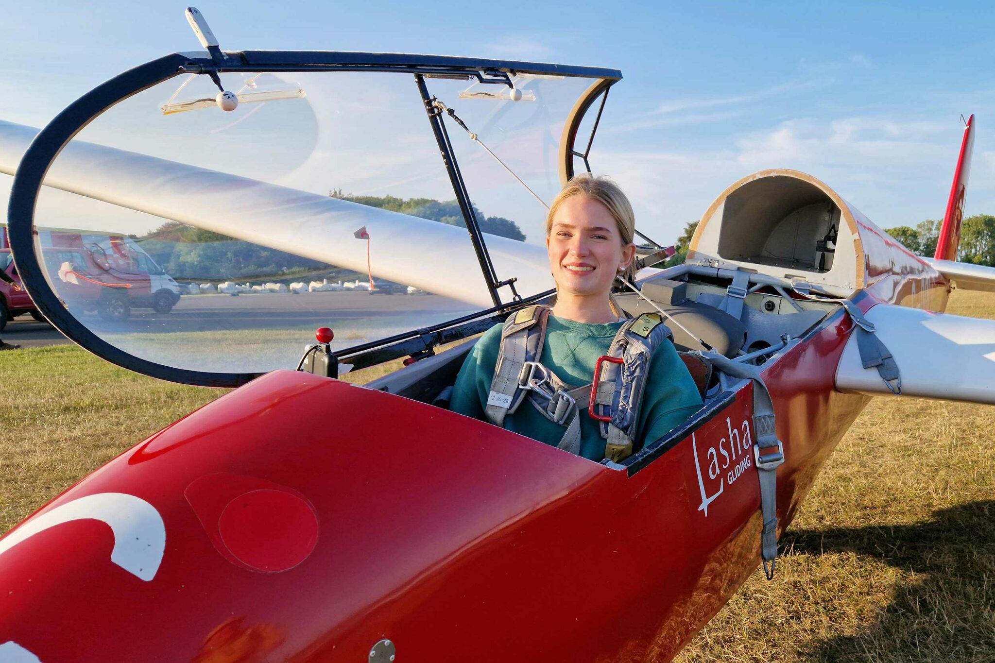 Air League awards 100+ aviation scholarships in 2023 : : FLYER