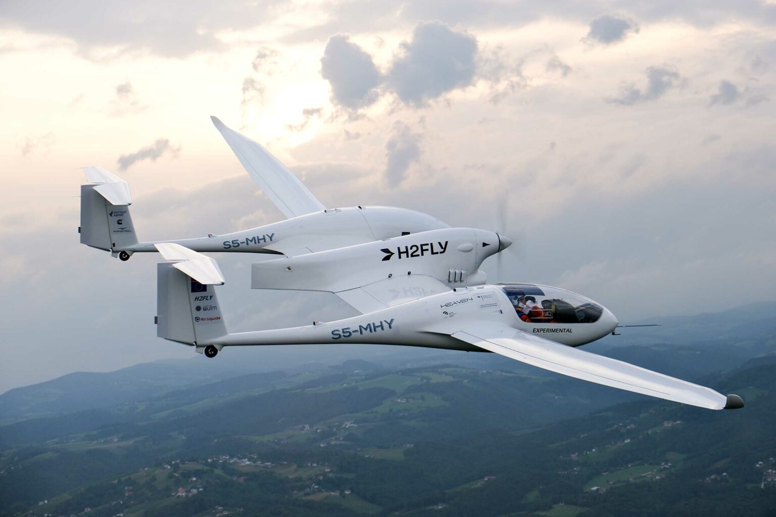 Liquid hydrogen could 'double range' of electric aircraft : : FLYER