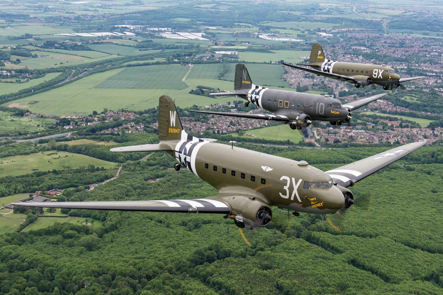 D-Day Squadron set to fly DC3s in 2024 Legacy Tour : : FLYER