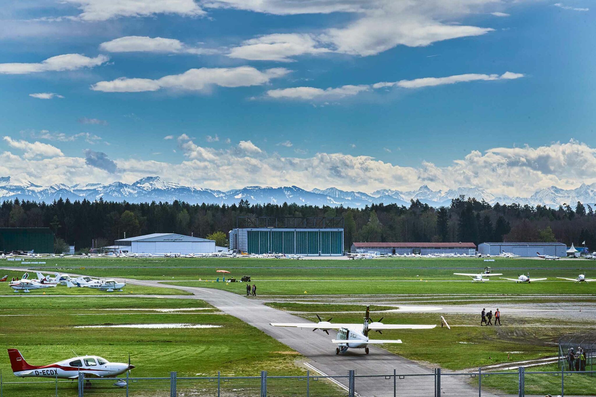 Flying to AERO Friedrichshafen 2024 in your own aircraft : : FLYER