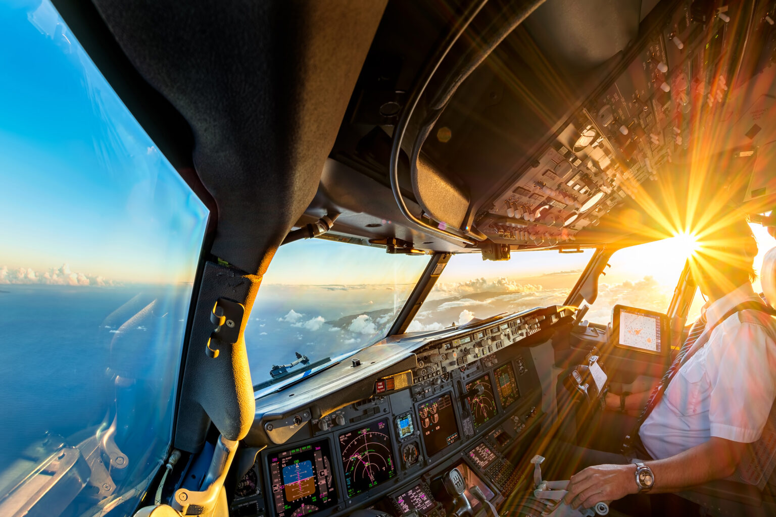 Learn to fly: How much does an ATPL cost? : : FLYER