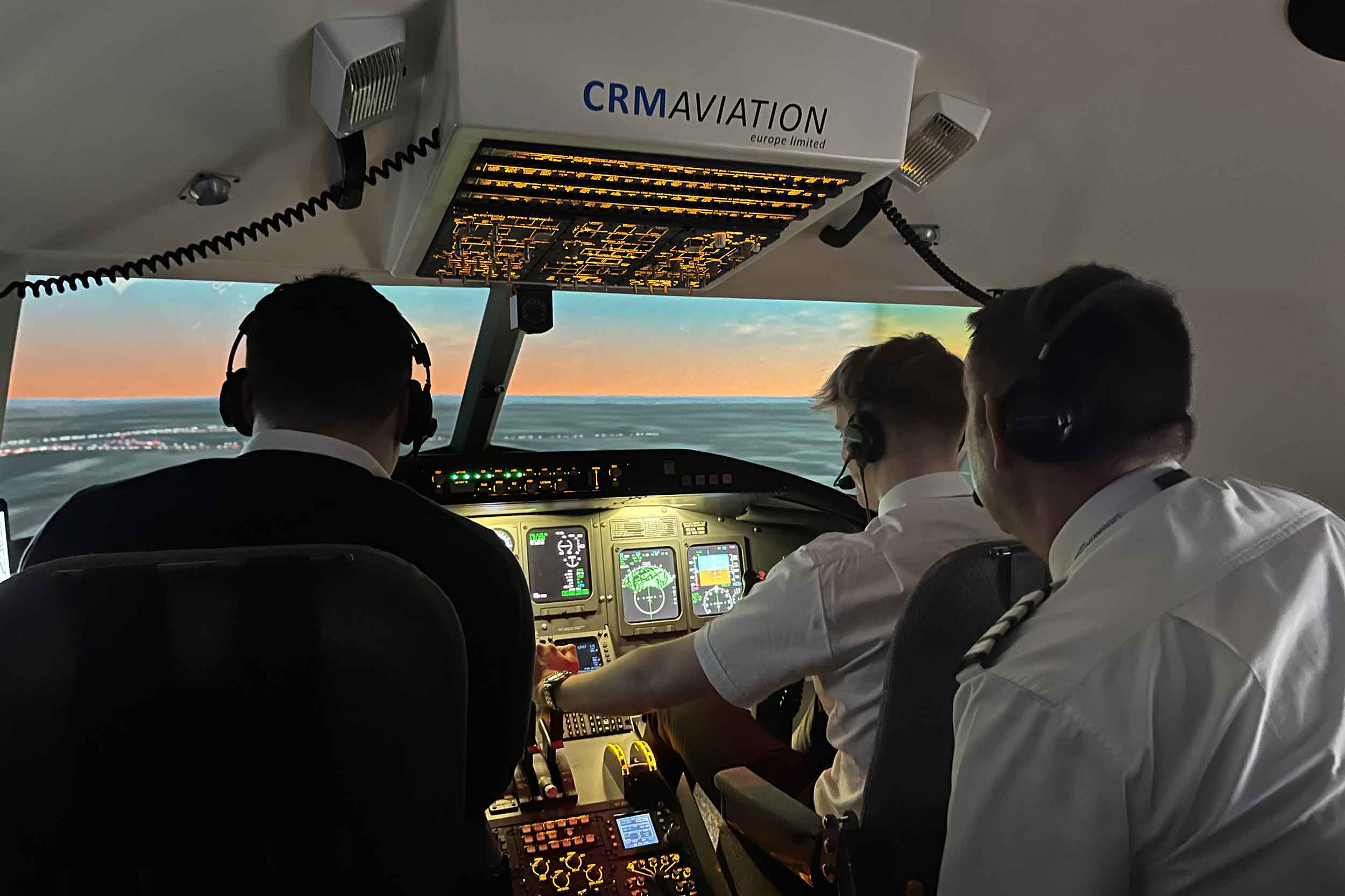 Loganair launches tailored APS MCC course for student pilots : : FLYER