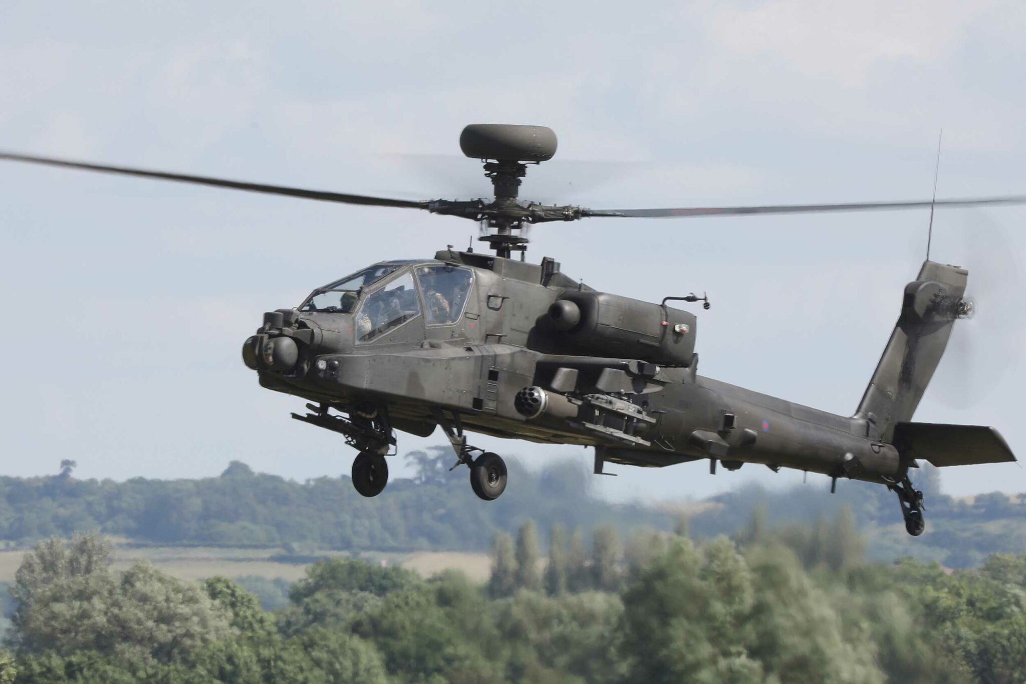 'Workhorse' Apache retires to Middle Wallop : : FLYER