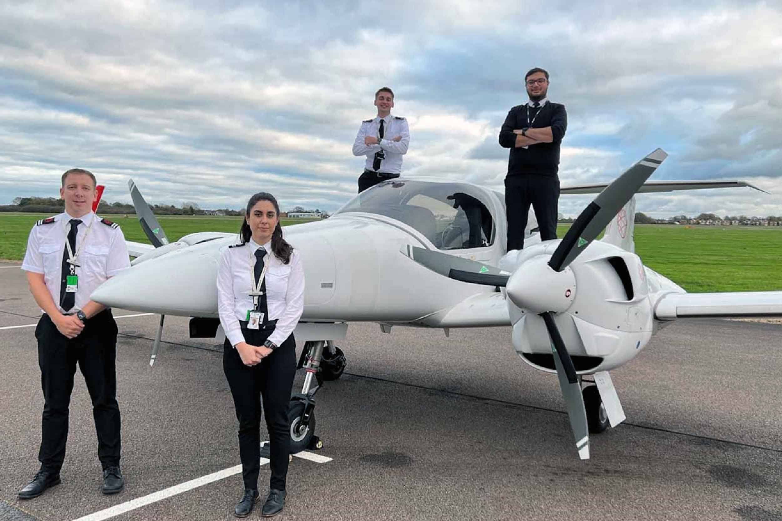 Early 'tagging' of students shows booming pilot demand : : FLYER