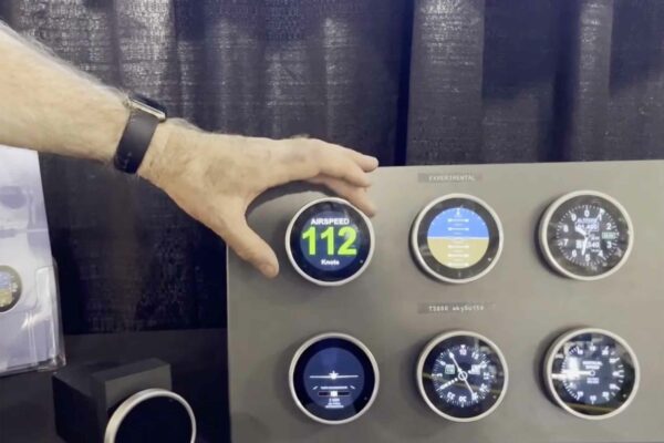 Microair launches modular instrument set at Oshkosh : : FLYER